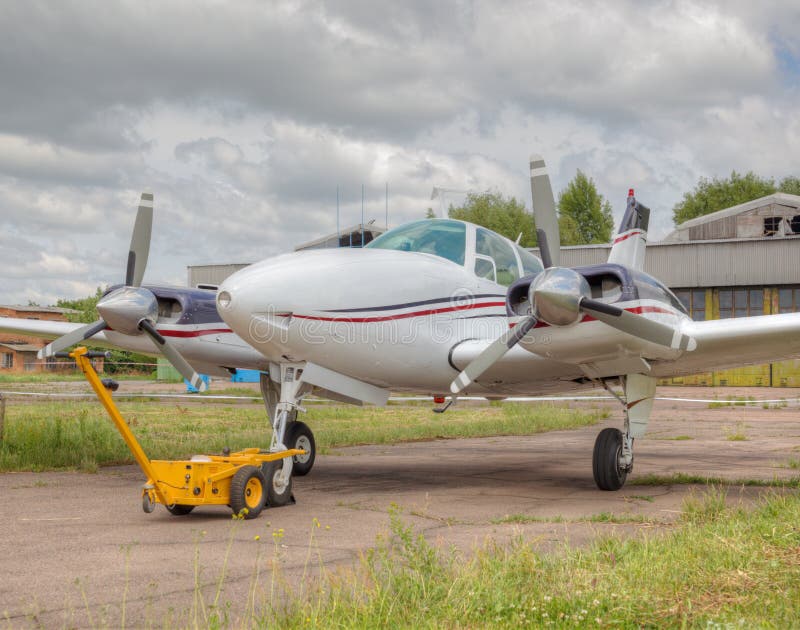 Foto Stock e immagini a tema Aereo Di Elica Bimotore - Scarica 105 foto