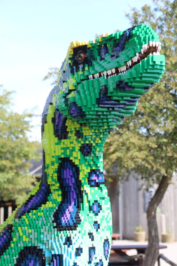 Velociraptor Dinosaur Model Editorial Stock Photo - Image of model ...