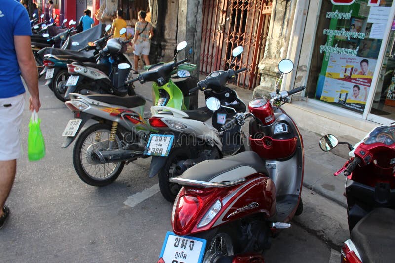Velomotor Na Cidade De Phuket Imagem de Stock Editorial - Imagem de ...