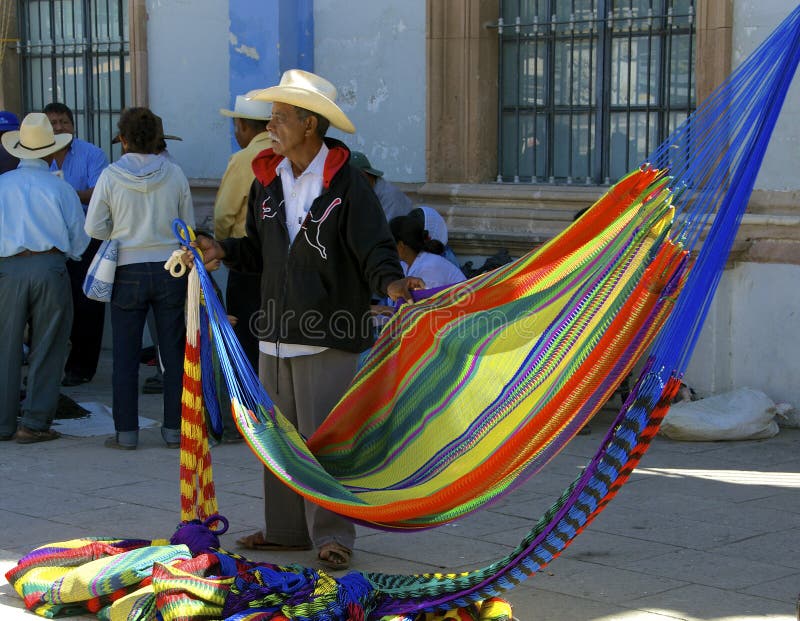 Vendeur d'hamac, Mexique photographie éditorial. Image du coloré - 37413132