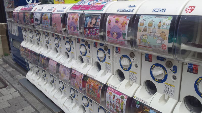 Vending Machine - Akihabara Street in Tokyo Editorial Photography ...