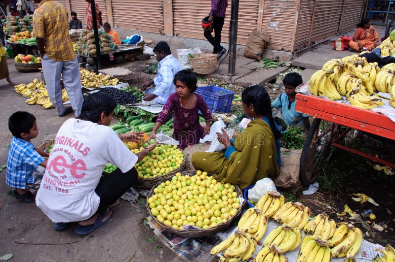 Venditore Ambulante in India Che Vende Frutta Immagine Editoriale ...