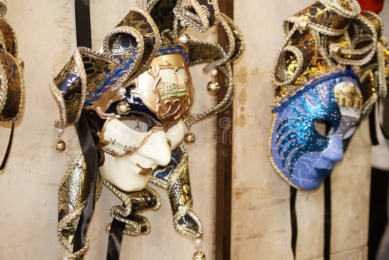 Bekende Maskers Souvenirs Op Ubud Market Stock Foto - Image of orneren ...