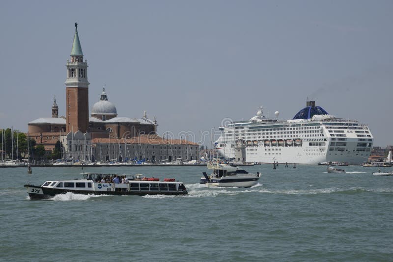 Venice Cruise ship editorial photo. Image of liner, venice - 60767356
