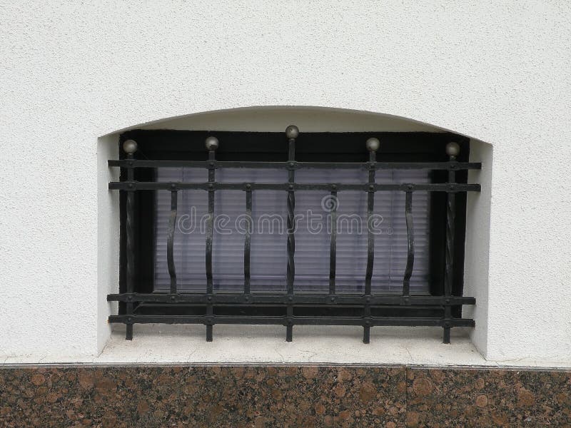 Venster stock foto. Image of groen, venster, architectuur - 14787062