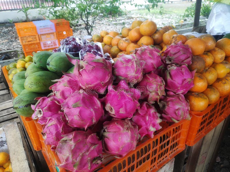 Venta De Diversos Tipos De Fruta Tropical Indonesia Foto de archivo ...