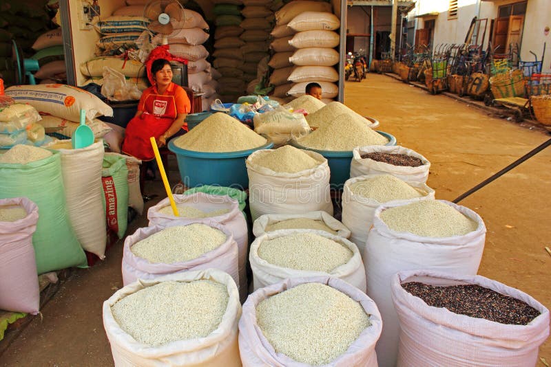 Venta del arroz foto editorial. Imagen de exterior, kilogramo - 23812366