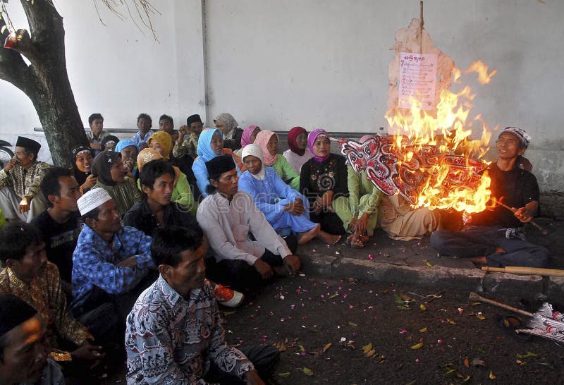 VENTAJA DE DEBILITAMIENTO DEL RUPIA DE INDONESIA Imagen editorial ...