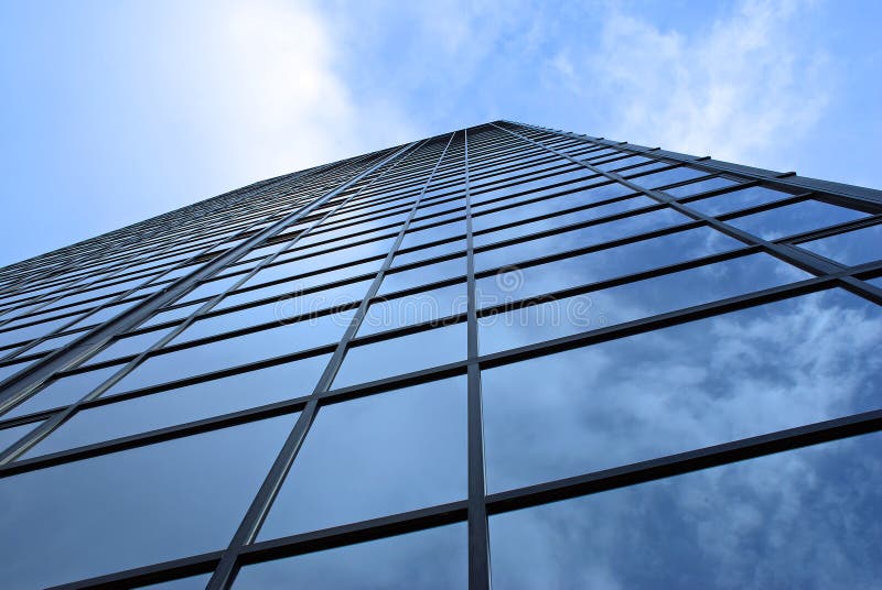 Ventanas Altas Del Edificio Del Hotel Foto de archivo - Imagen de ...