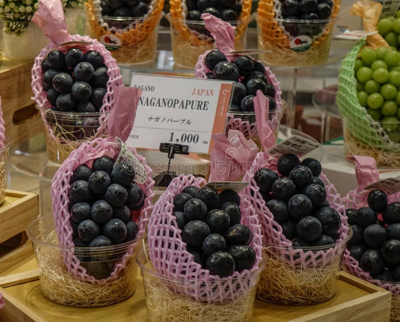 Kyoho japonais de raisin image stock. Image du moisson - 61507025