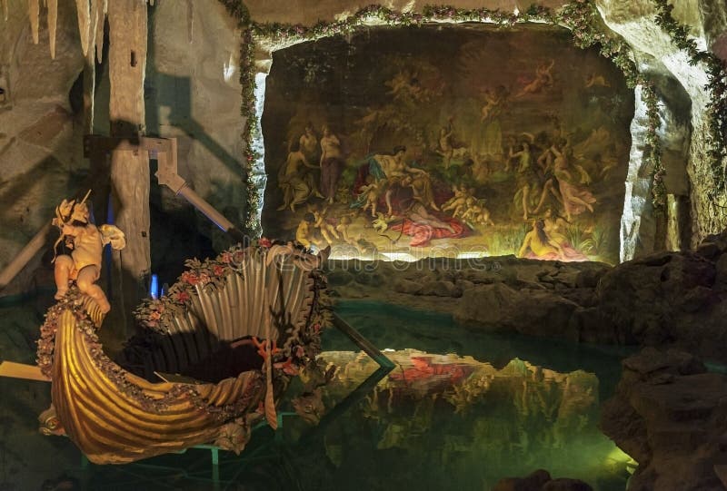 In the Venus Cave editorial photo. Image of theatre, decoration - 95737601