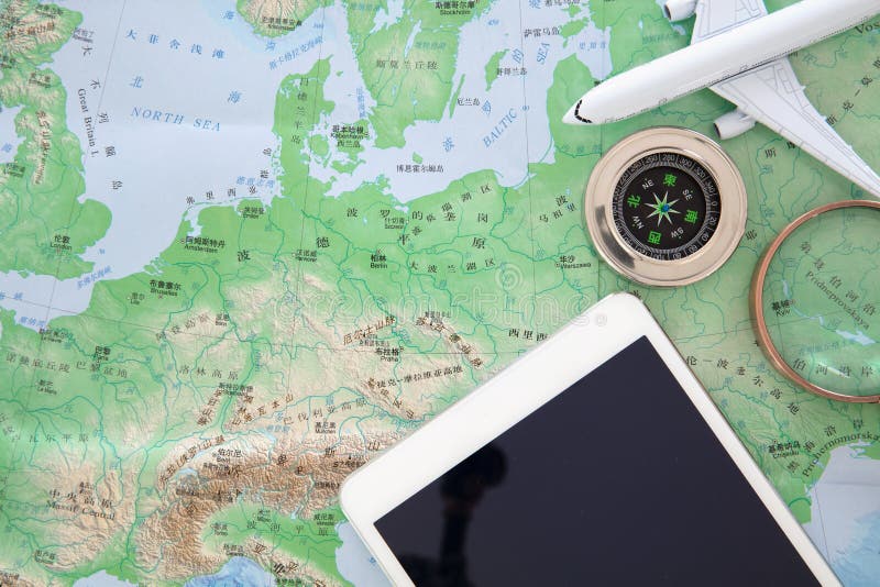 Ver El Mapa Para Hacer Un Plan De Viaje Europeo Foto de archivo ...