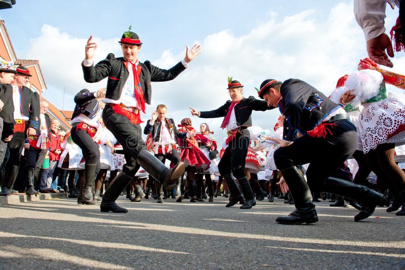 Verbunk - Folk Dance of UNESCO Editorial Image - Image of group, feast ...