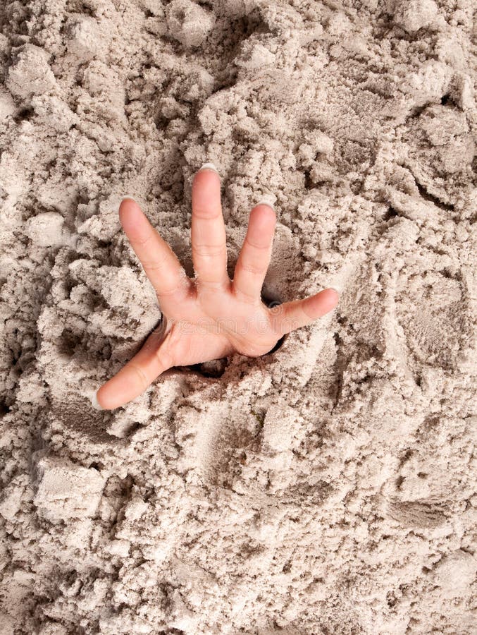 Verdrinking in zand stock afbeelding. Image of dood, verdrink - 17636295