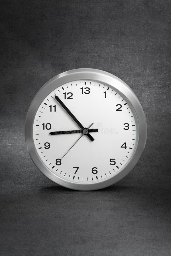 Oude uren stock foto. Image of geschiedenis, verticaal - 41484692