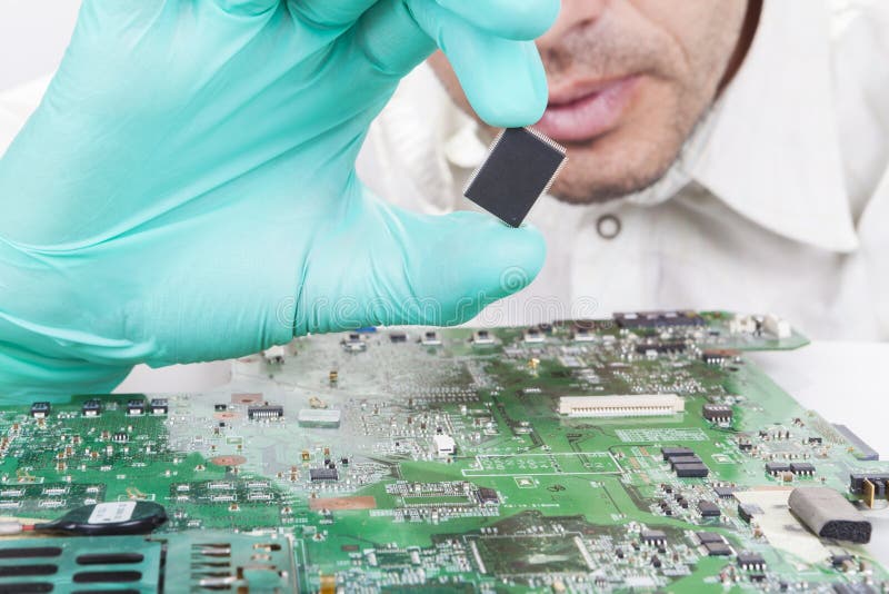 Microchip Fotos De Stock - Descarga 34,144 Fotos Libres de Derechos