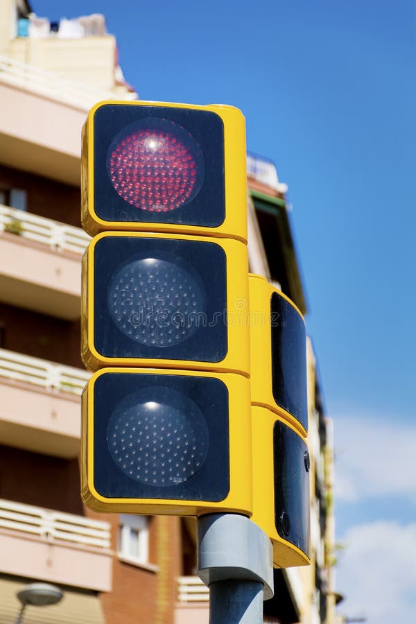 Verkeerslichten Met Rood En Groen Licht Stock Foto - Afbeelding ...