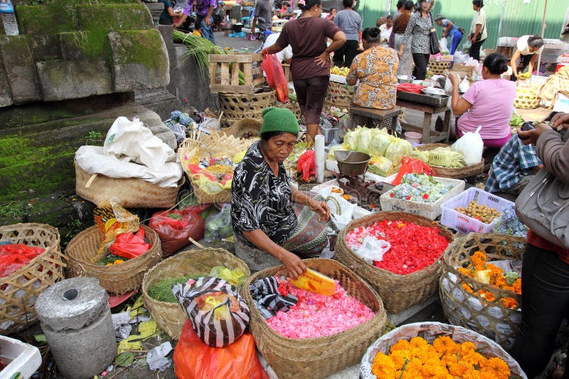 Verkoper bij de Markt redactionele stock afbeelding. Image of ...