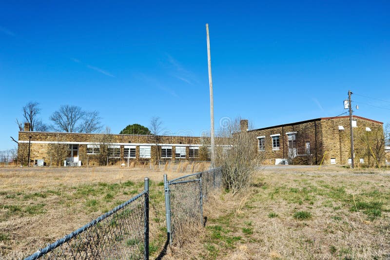 Vervallen School stock afbeelding. Image of sociaal, vuil - 38845925