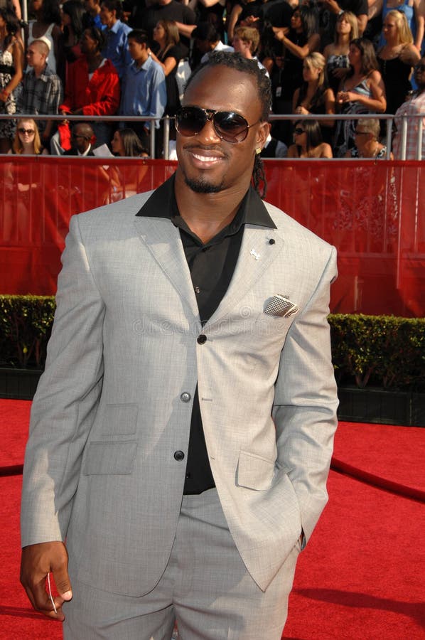 Vernon Davis editorial image. Image of theatre, 2008 - 37287170