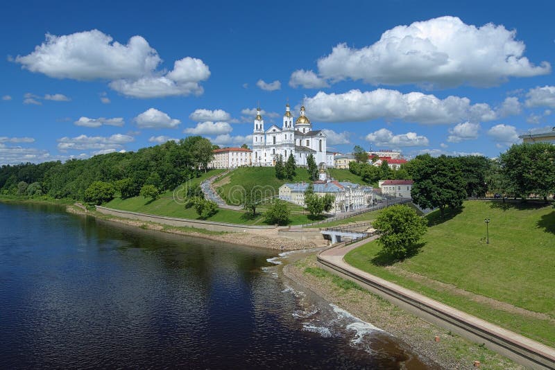 Veronderstellingskathedraal in Vitebsk, Wit-Rusland Stock Foto - Image ...