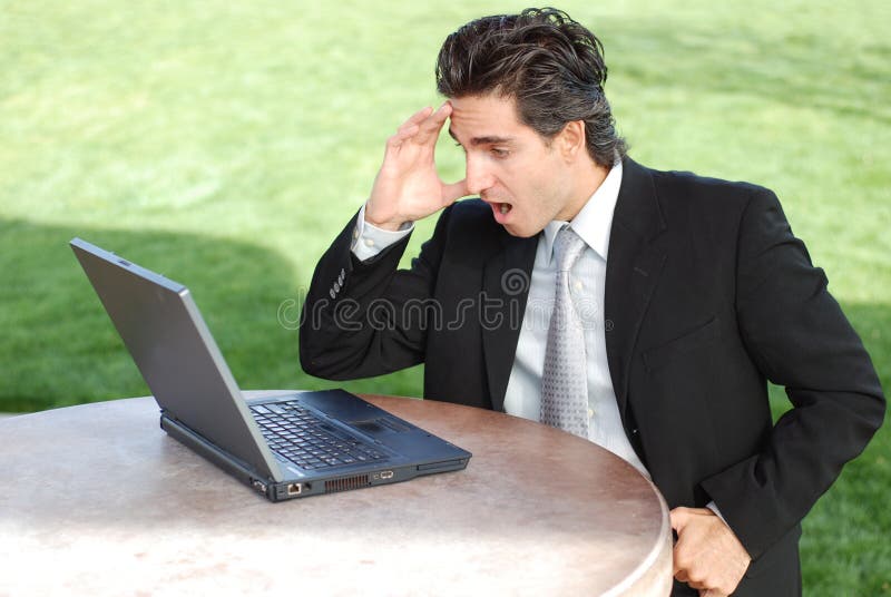 Verraste zakenman stock foto. Image of persoon, verrast - 4588054