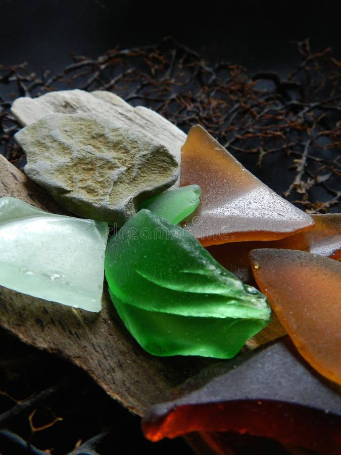 Verre de mer image stock. Image du vert, noir, durée - 86030927