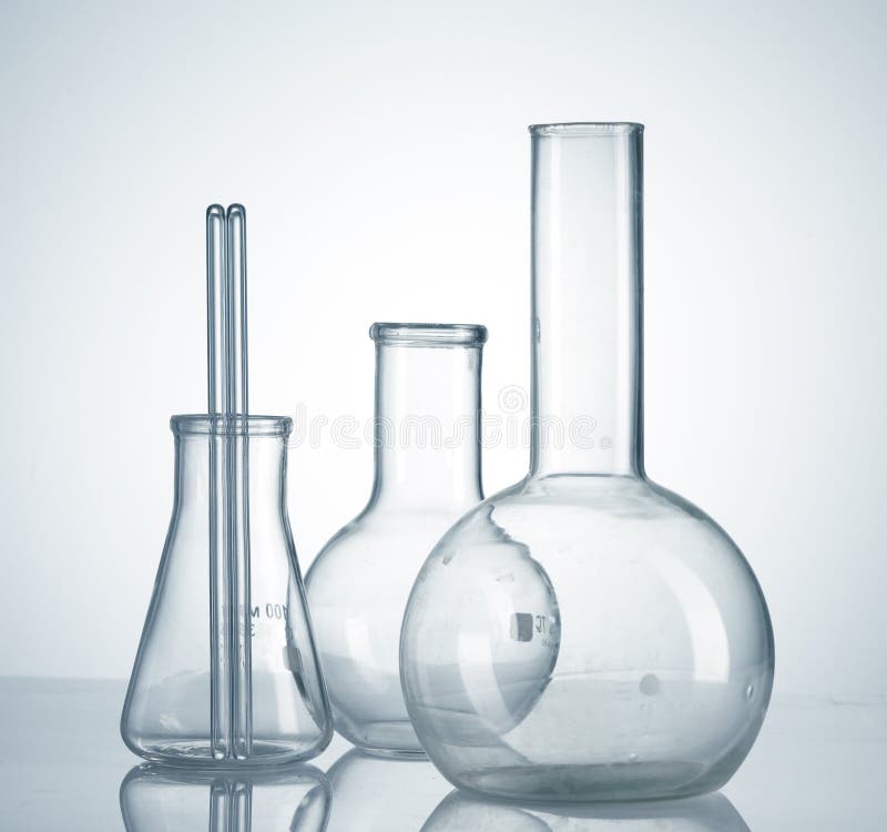Verrerie De Laboratoire De Chimie Photo stock - Image du chimie ...