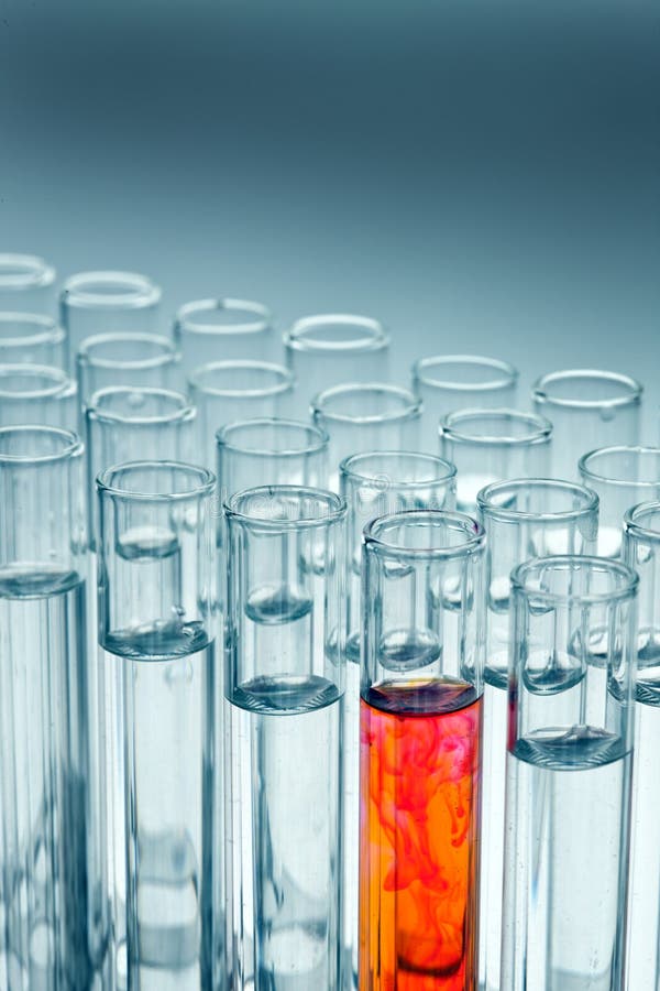 Verrerie De Laboratoire Dans Le Laboratoire Photo stock - Image du ...