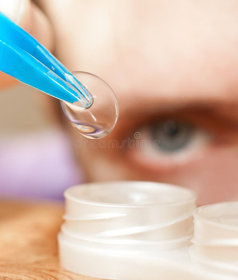 Verres de contact image stock. Image du ophthalmologie - 24000535