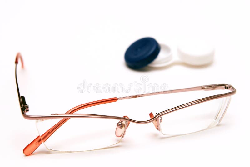 Lentilles De Contact Ou Lunettes Image stock - Image of prévoyant ...