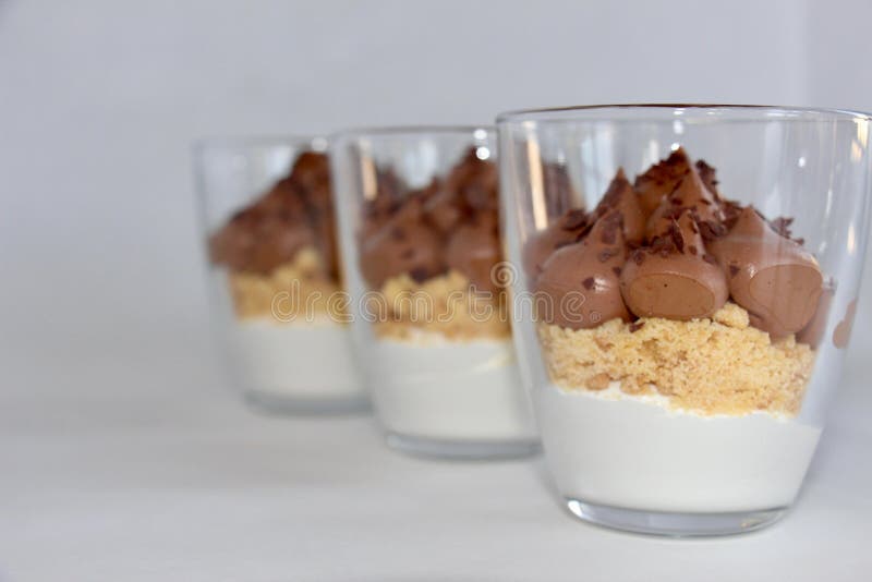 Verrine, Postre En Vidrios O Postre En Tarro Imagen de archivo - Imagen ...