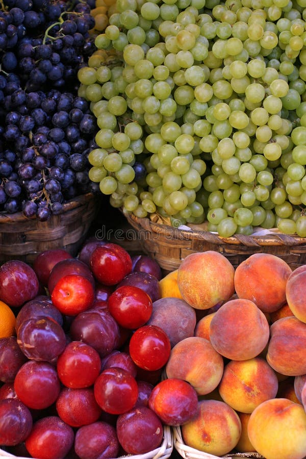 Vers fruit stock foto. Image of druiven, gezondheid, dieet - 3179048