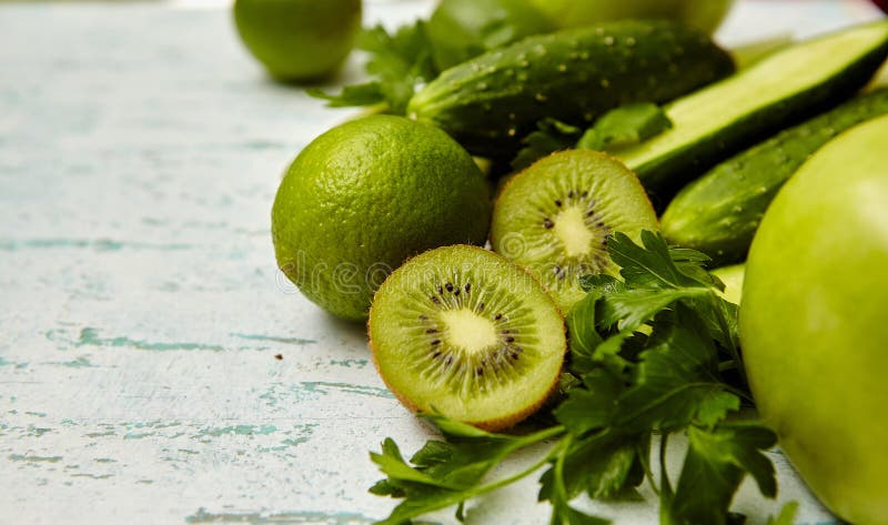 Verse Groene Vruchten En Groenten Stock Foto - Image of achtergrond ...