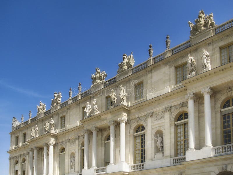 Versailles palace building editorial photography. Image of versailles ...