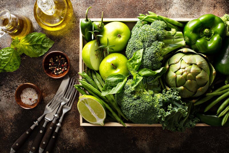 Groene Groentesoorten in Een Supermarkt De Consumptie Van Groengroenten ...