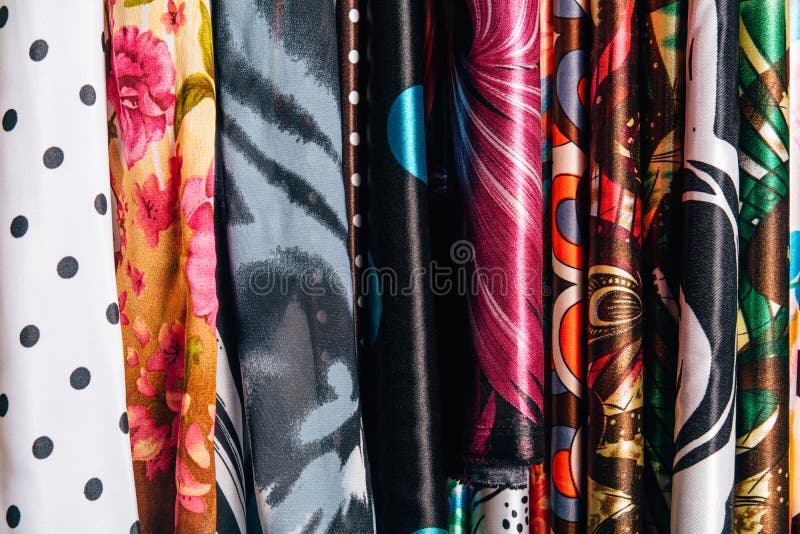 Verschiedene Arten Von Geweben Werden in Folge Gestapelt Stockbild ...