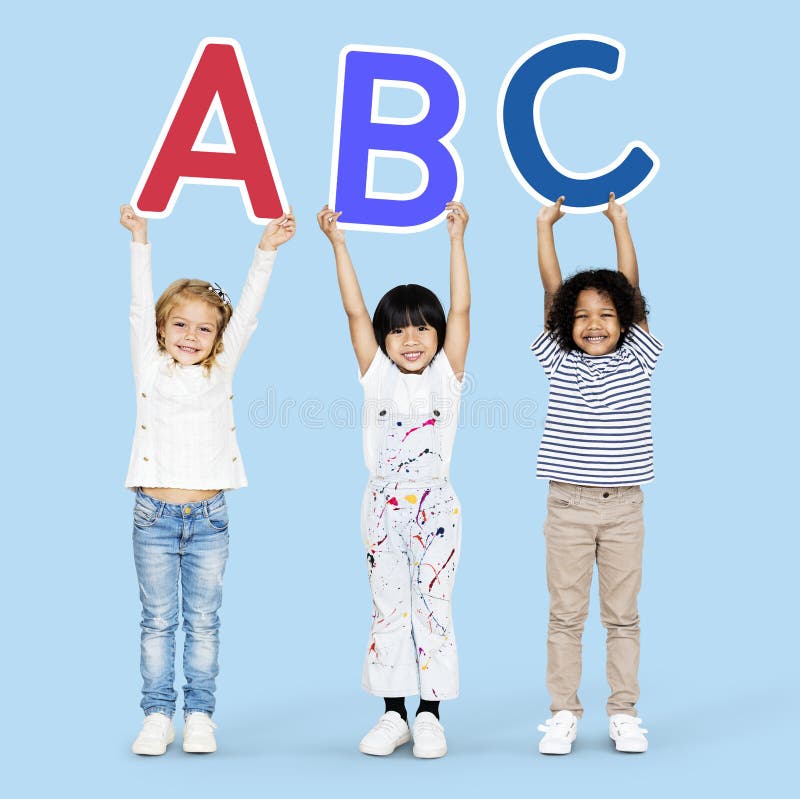 Verschiedene Glückliche Kinder, Die ABC Lernen Stockbild - Bild von ...