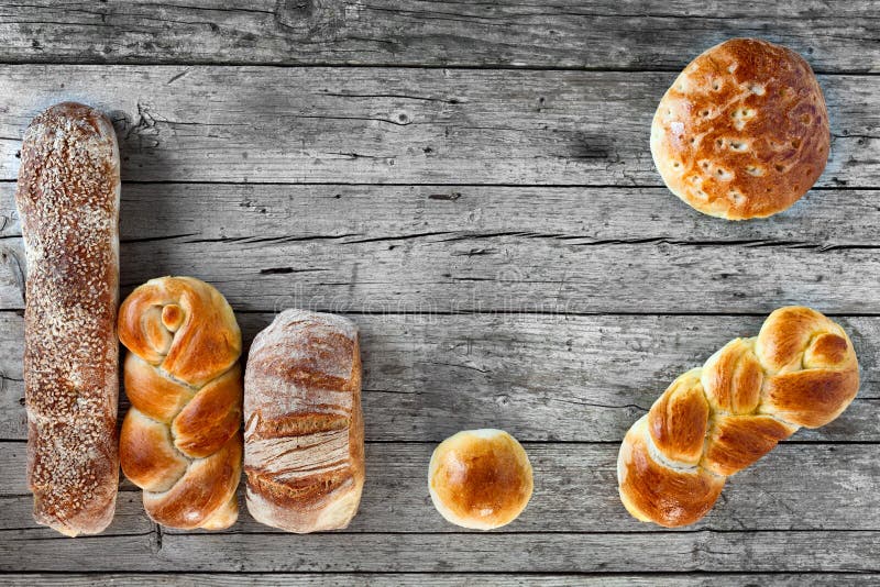 Verschiedene Brot-Arten stockbild. Bild von korn, getreide - 50578565