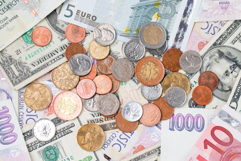 Verschiedenes Geld stockfoto. Bild von geld, gruppe, anmerkungen - 12964642