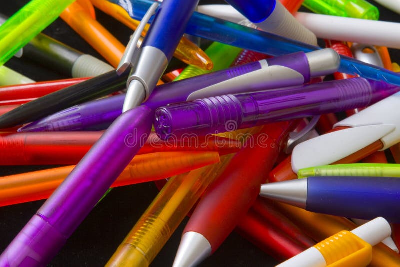 Verschillende pennen stock foto. Image of schrijven, geïsoleerd - 8140194