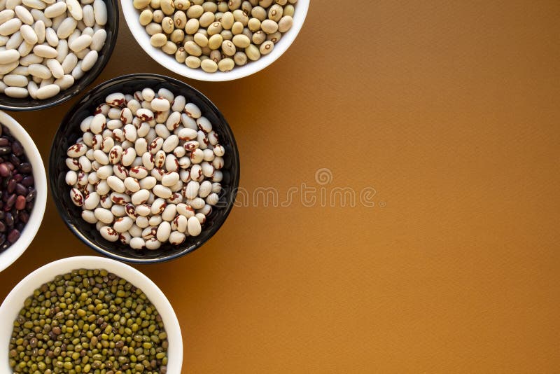 Verschillende Types Van Bonen in Kommen Stock Afbeelding - Image of ...
