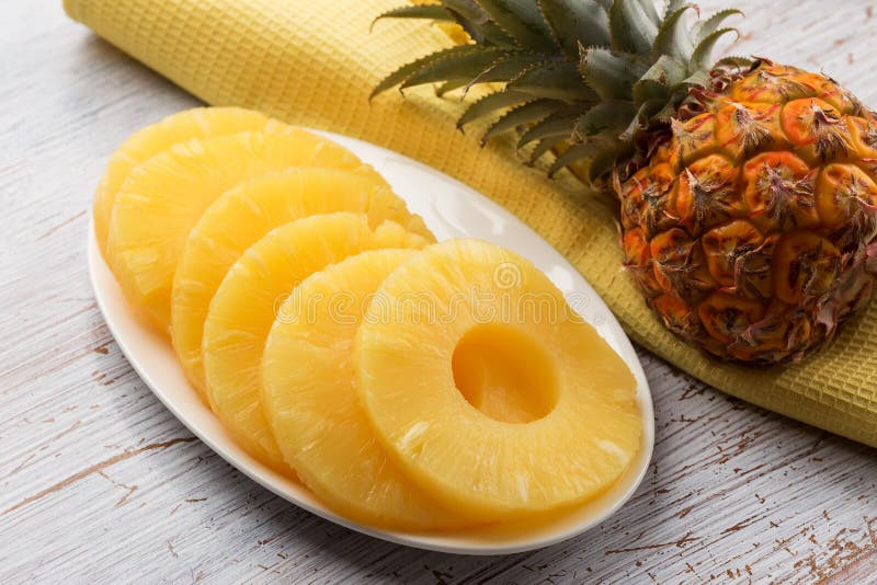 Verse ananas stock foto. Image of nagerecht, kleur, gezond - 36177236