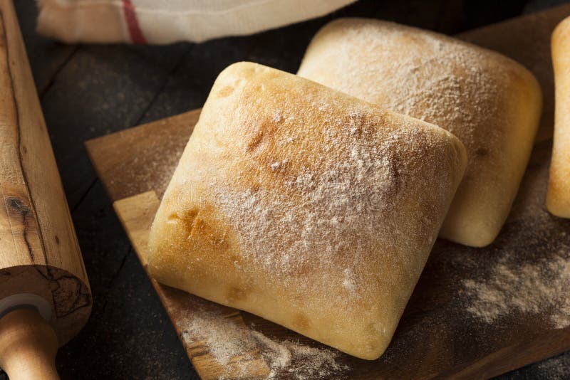 Verse, Zelfgemaakte Ciabatta Broodjes Stock Afbeelding - Image of bruin ...