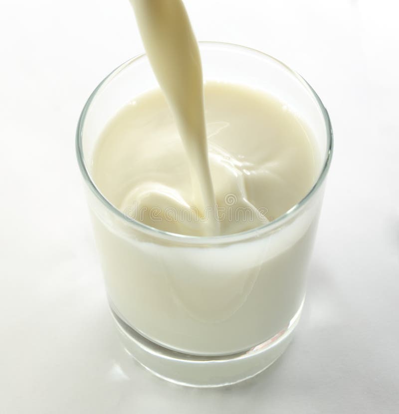 Verse melk in glas stock foto. Image of levensstijl, versheid - 45299160