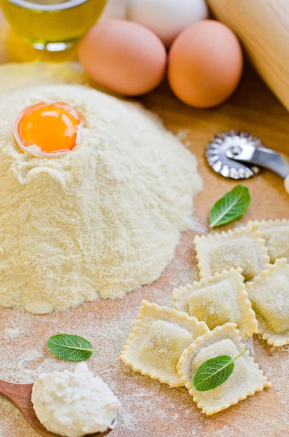 Verse Ravioli stock afbeelding. Image of keuken, gastronomisch - 23367015
