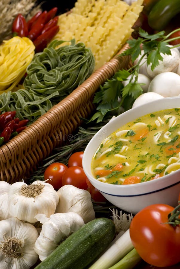 Verse soep van radijs stock afbeelding. Image of diner - 32348371