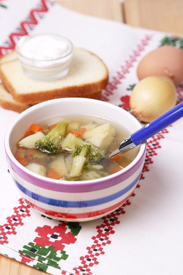 Verse soep stock afbeelding. Image of sectie, knoflook - 38564351