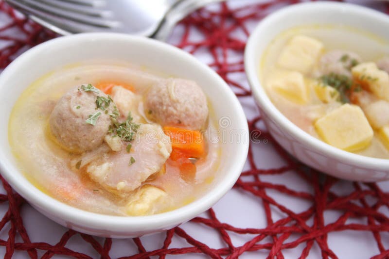 Verse Soep Met Vleesballetjes Stock Afbeelding - Image of lunch, soep ...