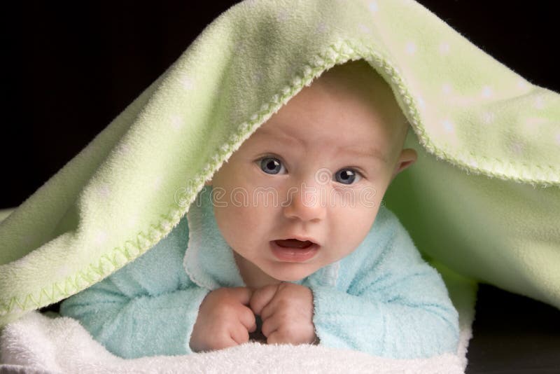 Verstecken Unter Einer Decke Stockfoto - Bild von schlafen, ruhe: 11928958